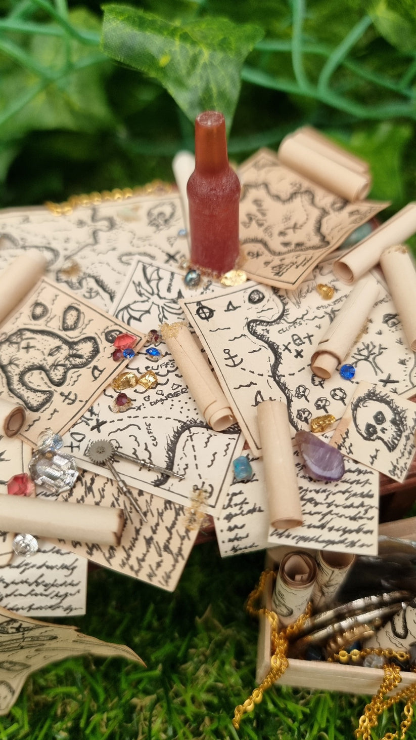 1:12 scale Dollhouse miniature treasure map table dollhouse miniature ...
